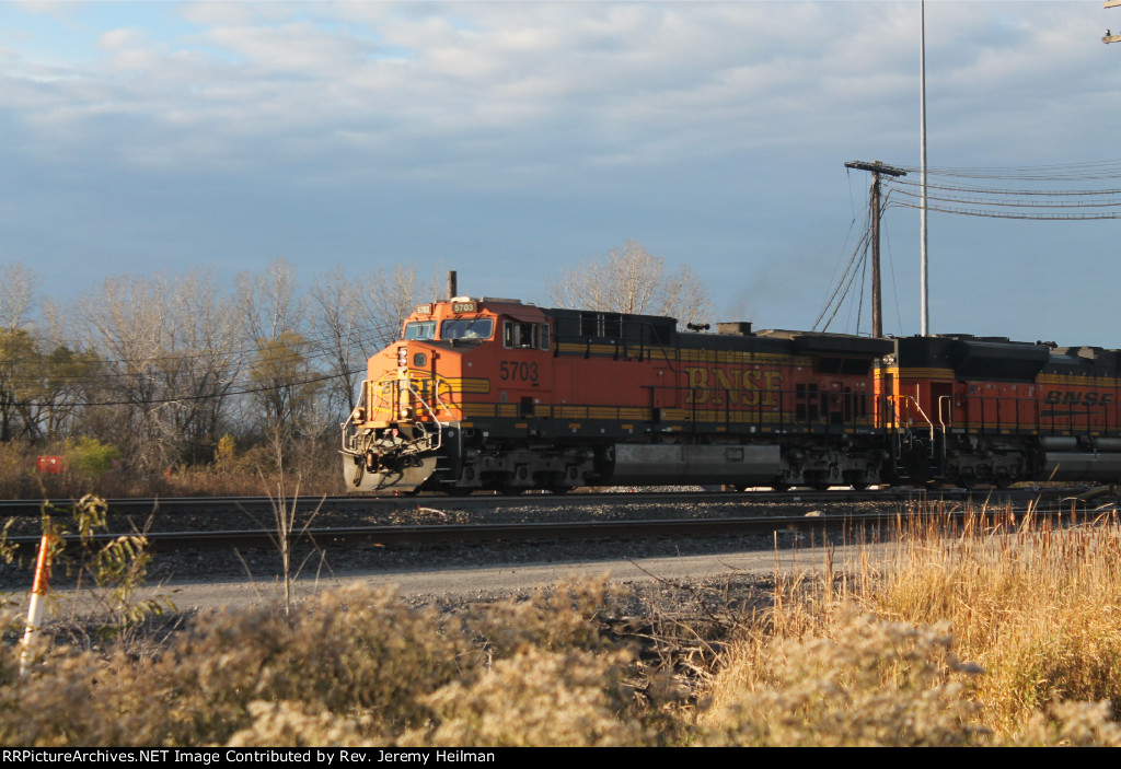 BNSF 5703 (1)